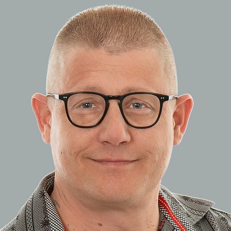 Schwyzerörgeli spielen